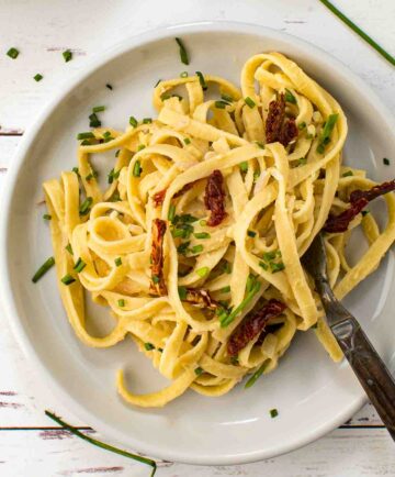 Lemony Hummus Pasta (Vegan, Oil-free) - Shane & Simple
